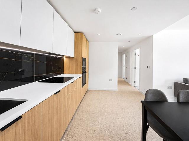 Bouchon Point, 7 Cendal Crescent, Whitechapel E1, 2 bed flat to rent, £3,000 pcm | PrimeLocation