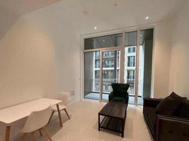 Bouchon Poinr, Cendal Crescent, 1 Bedroom Flat