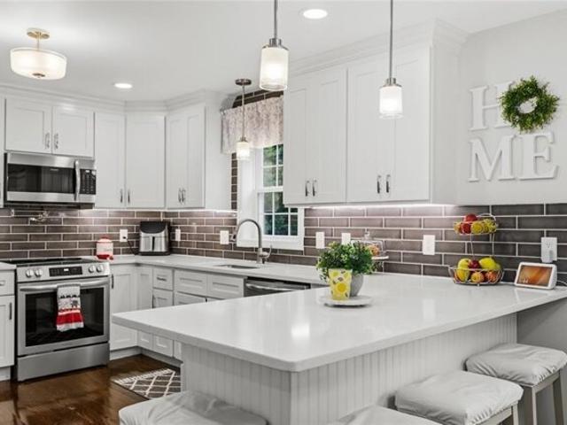 Bouchard Ln, Tiverton, Home For Sale