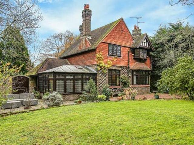 Bough Beech Road, Four Elms, 3 Bedroom Detached