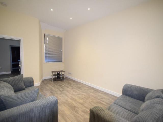 Boughey Road, Stoke On Trent ST4 4 bed terraced house to rent £1,820 pcm £420 pw
