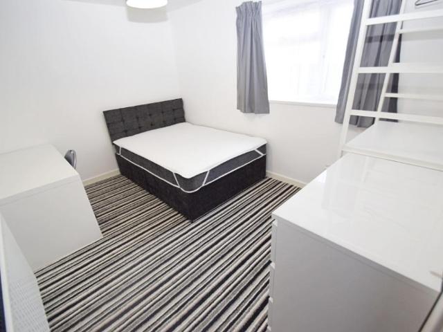 Boughey Road, Stoke On Trent ST4 5 bed terraced house to rent £1,603 pcm £370 pw