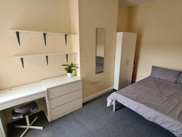Boughey Road, Stoke On Trent ST4 5 bed terraced house to rent £1,820 pcm £420 pw