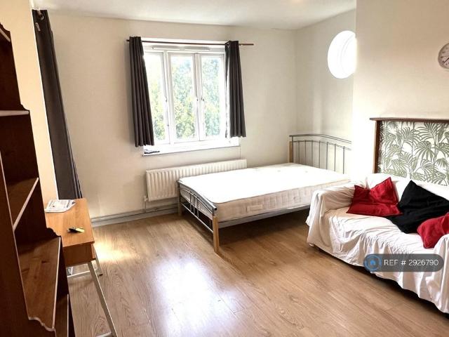 Boughton House, London, SE1 4 bed flat to rent £4,995 pcm £1,153 pw