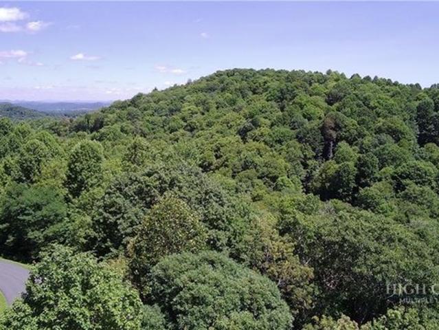 Boulder Creek Dr, Boone, NC 28607