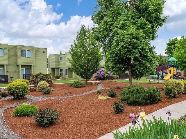 Boulder Gardens 1 Bedroom Apartment for Rent at 16751 Se 82nd Dr, Gladstone, OR 97015 Clackamas