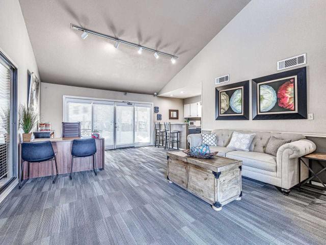 Boulder Ridge Apartments | Newly Remodeled East Tulsa | Broken Arrow Schools + W/D Hookups 1 Bedroom Apartment for Rent at 3121 S 145th East Ave, Tulsa, OK 74134
