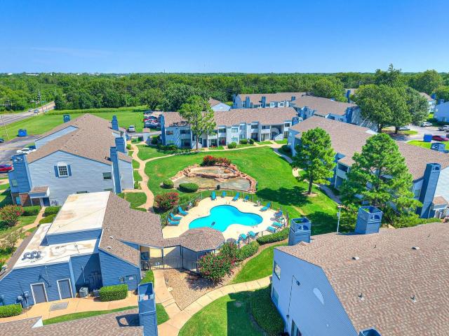 Boulder Ridge Apartments | Newly Remodeled East Tulsa | Broken Arrow Schools + W/D Hookups 1 Bedroom Apartment for Rent at 3121 S 145th East Ave, Tulsa, OK 74134