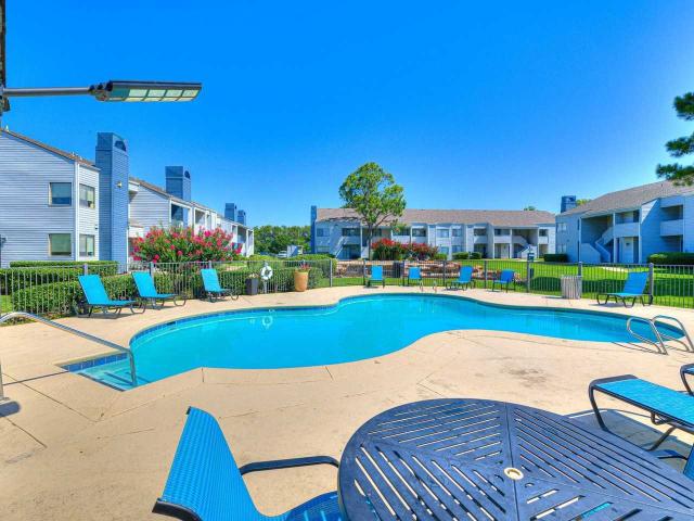 Boulder Ridge Apartments | Newly Remodeled East Tulsa | Broken Arrow Schools + W/D Hookups 1 Bedroom Apartment for Rent at 3121 S 145th East Ave, Tulsa, OK 74134
