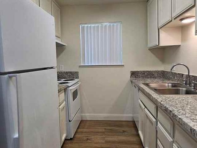 Boulder Springs Apartments 2 Bedroom Apartment for Rent at 3515 W San Jose Ave, Fresno, CA 93711 Fig Garden Loop