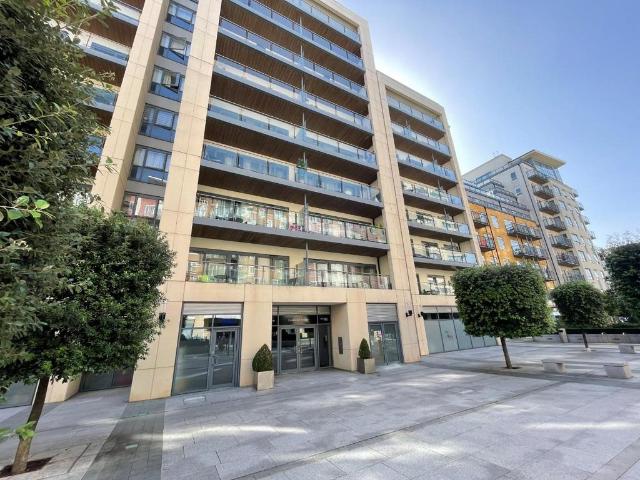 Boulevard Drive, Colindale, NW9 2 bed apartment to rent £2,350 pcm £542 pw