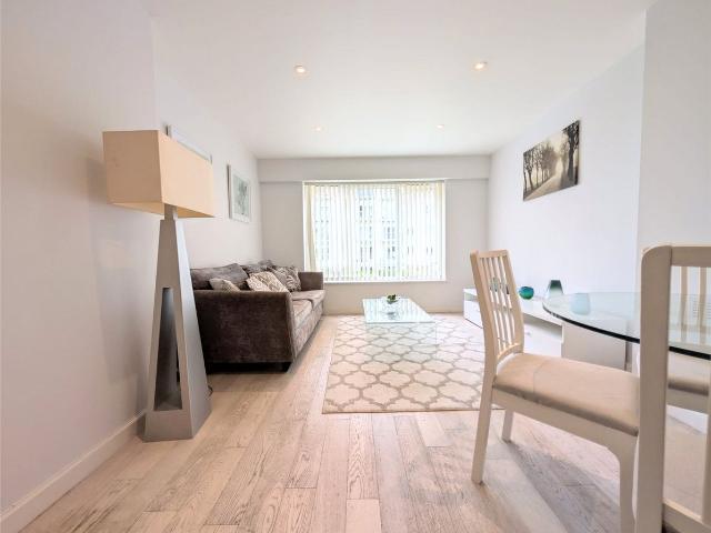 Boulevard Drive, London NW9, 2 bed flat to rent, £2,300 pcm | PrimeLocation