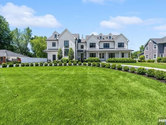 Boulevard, Pequannock Township, Home For Sale