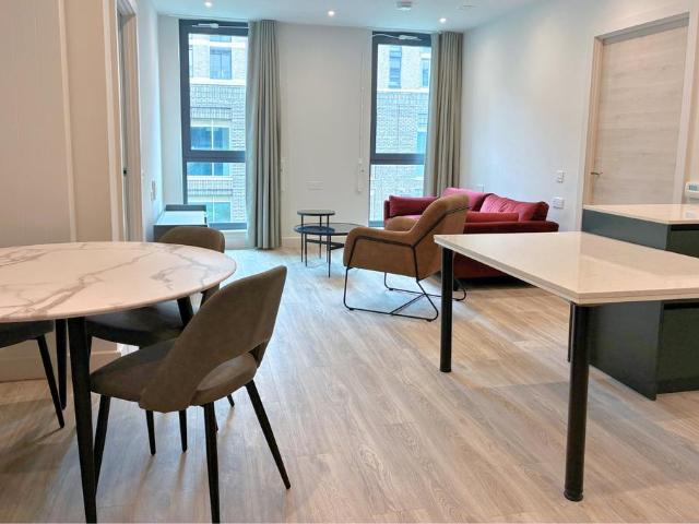 Boulevard Place, East Sussex BN3 2 bed apartment to rent £1,982 pcm £457 pw