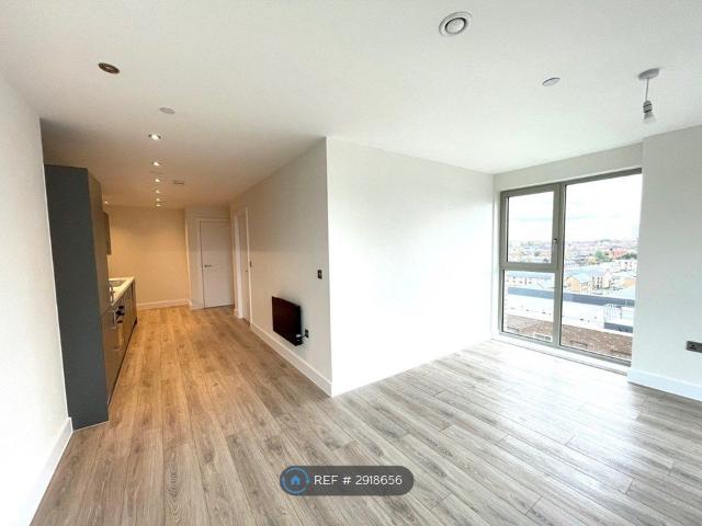 Boulevard Plaza, Birmingham B5, 1 bed flat to rent, £1,100 pcm | PrimeLocation