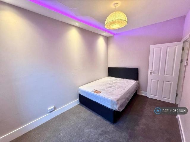 Boult St, Reading, RG1 4 bed semi detached house to rent £3,000 pcm £692 pw