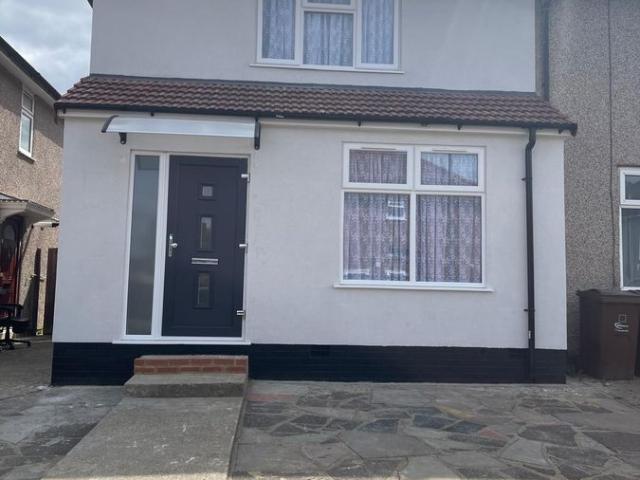 Boulton Road, Dagenham RM8, 4 bed detached house to rent, £2,995 pcm | PrimeLocation