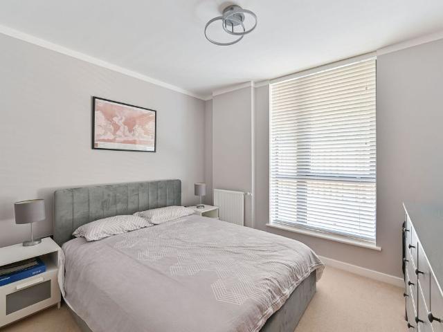 Boundaries Road, Balham, London SW12, 3 bed flat to rent, £5,500 pcm | PrimeLocation