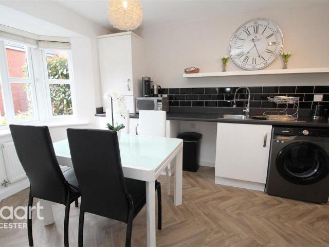 Boundary Close, Leicester 4 bed semi detached house to rent £1,695 pcm £391 pw