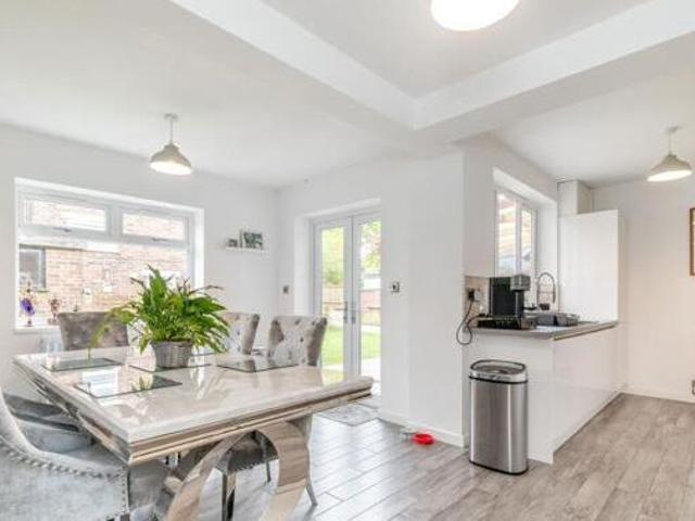 Boundary Lane South, Cuddington, 4 Bedroom Terraced