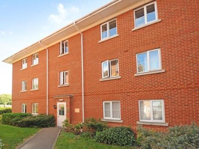 Boundary Road, Newbury RG14, 2 bed flat to rent, £1,300 pcm | PrimeLocation