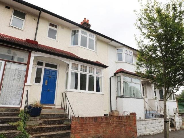 Boundary Road, Colliers Wood, London. 4 bed terraced house to rent £3,400 pcm £785 pw