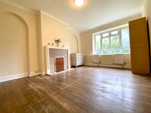 Boundary Road, London NW8, 4 bed flat to rent, £3,600 pcm | PrimeLocation