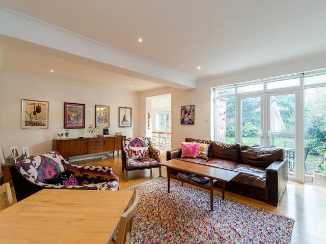 Boundary Road, London NW8 6 bed semi detached house to rent £11,483 pcm £2,650 pw