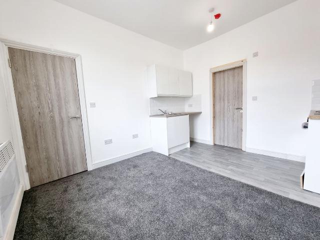Boundary Road, St. Helens WA10, 2 bed flat to rent, £650 pcm | PrimeLocation
