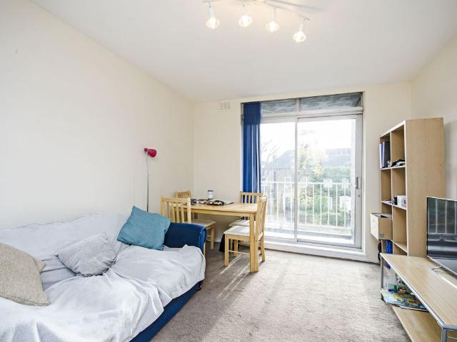 Boundary Road, St John's Wood, London NW8, 1 bed flat to rent, £1,895 pcm | PrimeLocation