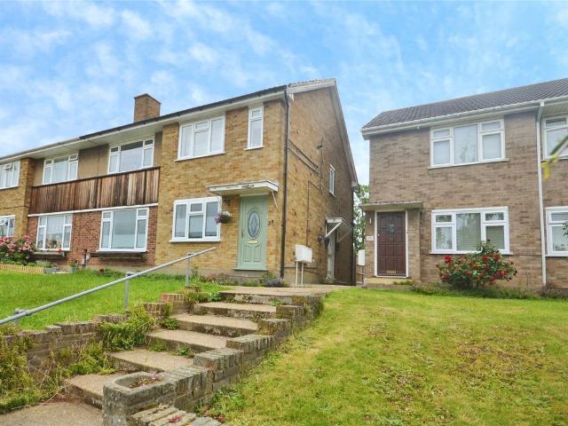 Boundary Road, Upminster, Essex RM14, 2 bed maisonette to rent, £1,600 pcm | PrimeLocation