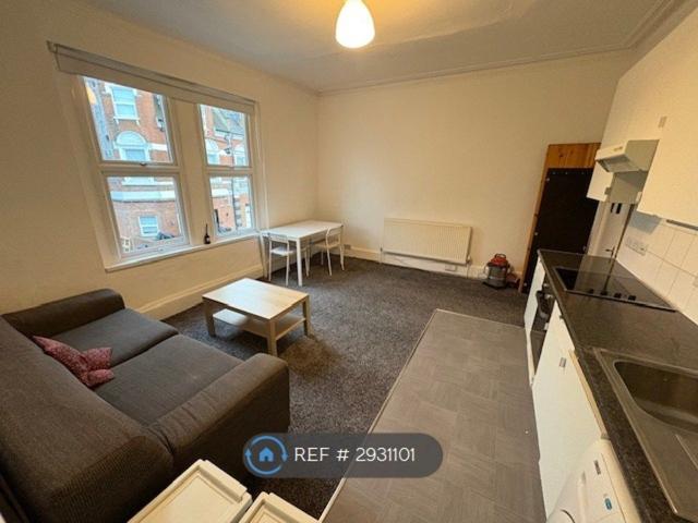 Bounds Green, London N22, 3 bed flat to rent, £2,400 pcm | PrimeLocation