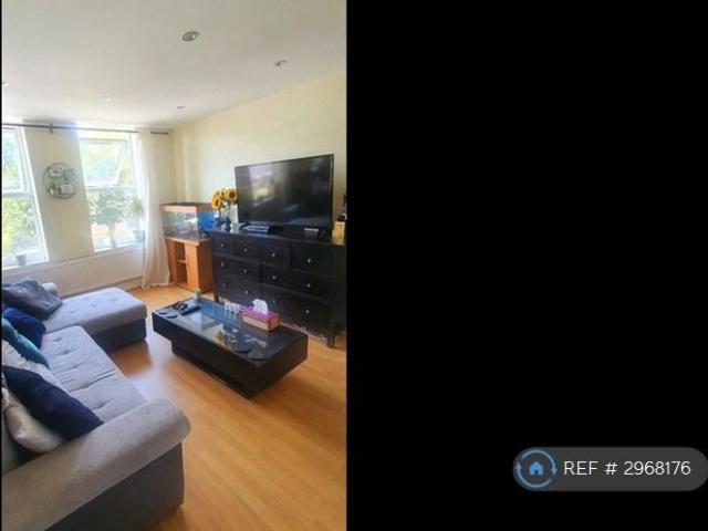 Bournevale Road, London, SW16 2 bed flat to rent £2,000 pcm £462 pw