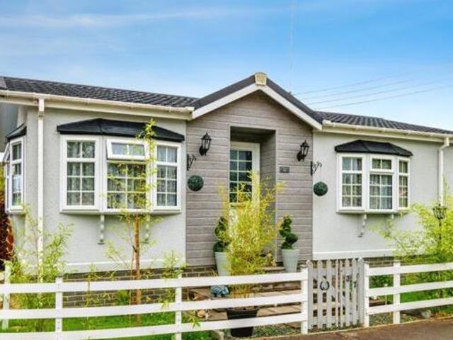 Bourne Lane, Woodlands, 2 Bedroom Park