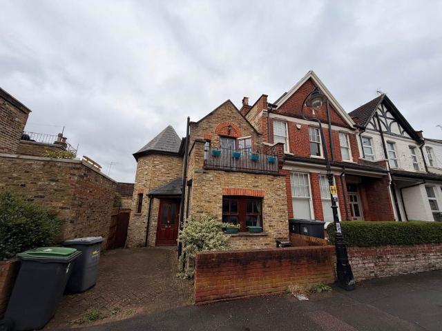 Bourne Road, London N8, 2 bed detached house to rent, £1,950 pcm | PrimeLocation
