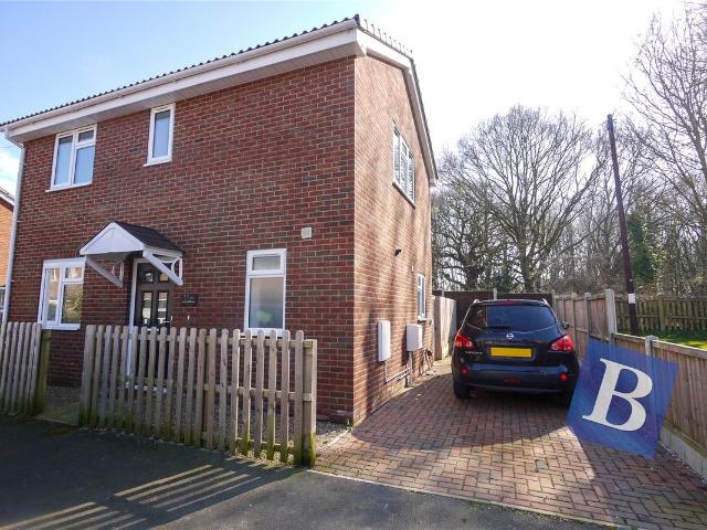Bournebridge Close, Hutton, Brentwood, Essex CM13, 2 bed detached house to rent, £1,800 pcm | PrimeLocation