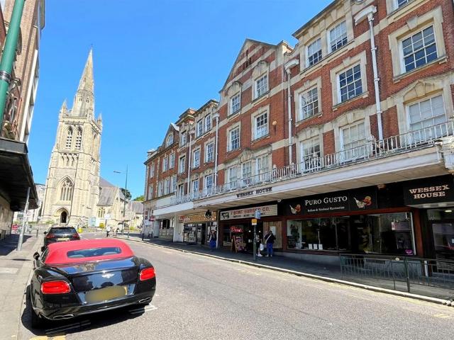 Bournemouth 2 bed flat to rent £1,050 pcm £242 pw