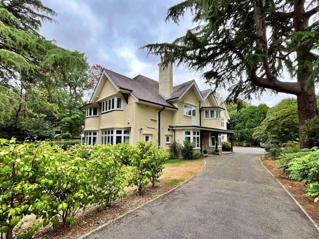 Bournemouth 3 bed flat to rent £1,600 pcm £369 pw