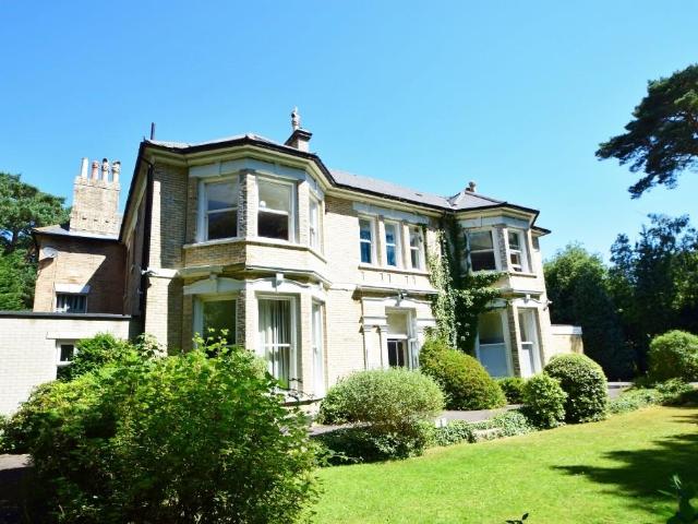 Bournemouth 3 bed flat to rent £1,050 pcm £242 pw