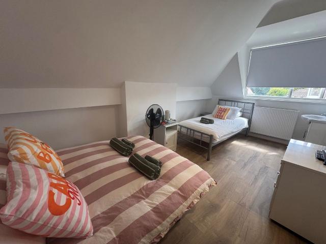 Bournemouth BH5, Room to rent, £650 pcm | PrimeLocation
