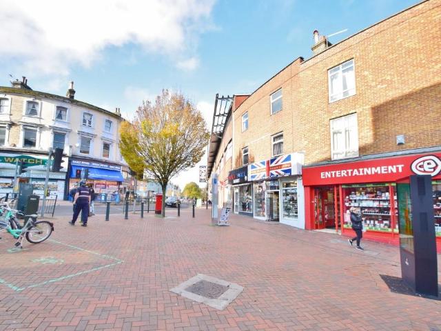 Bournemouth Centre 2 bed flat to rent £1,150 pcm £265 pw