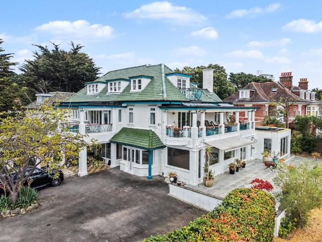 Bournemouth, Dorset 3 bed maisonette to rent £4,000 pcm £923 pw