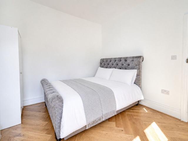 Bournemouth Park Road, Southend On Sea SS2, Room to rent, £595 pcm | PrimeLocation