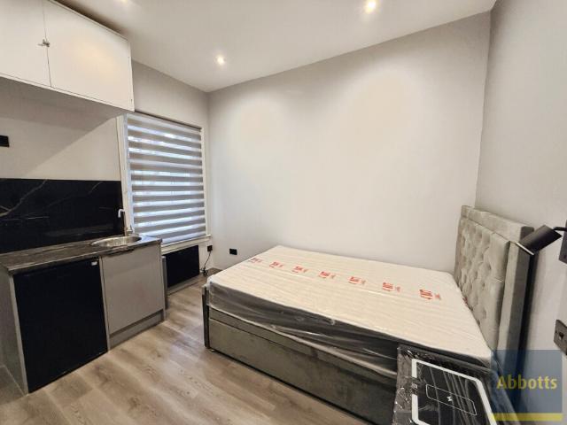 Bournemouth Park Road, Southend On Sea SS2, Room to rent, £850 pcm | PrimeLocation