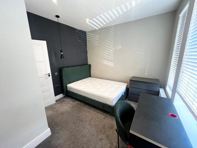 Bournemouth Road, Poole BH14, 1 bed property to rent, £675 pcm | PrimeLocation