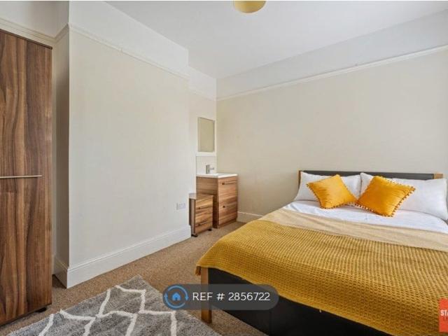 Bournemouth Road, Poole BH14, Room to rent, £595 pcm | PrimeLocation