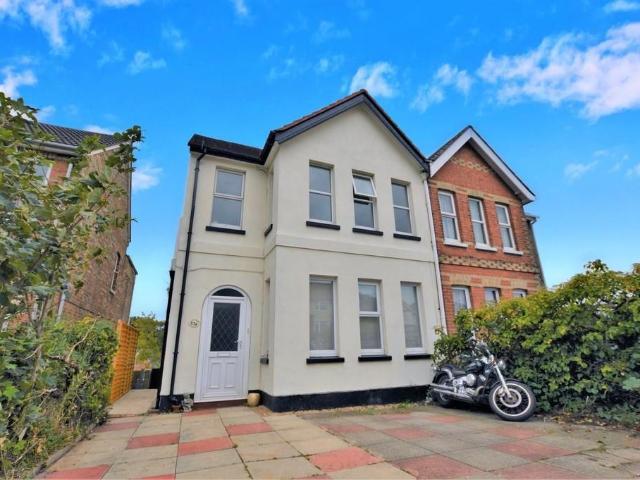 Bournemouth Road 2 bed apartment to rent £1,150 pcm £265 pw