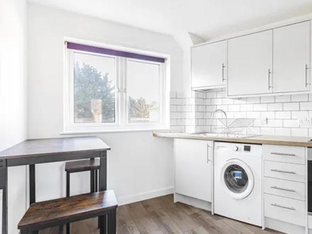 Bourneside Gardens, London, BR1 5RL, United Kingdom | 1 bed apartment for rent #140657016 | Rentberry