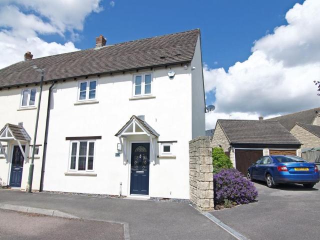 Bourton on the Water, Cheltenham GL54 3 bed semi detached house to rent £1,525 pcm £352 pw