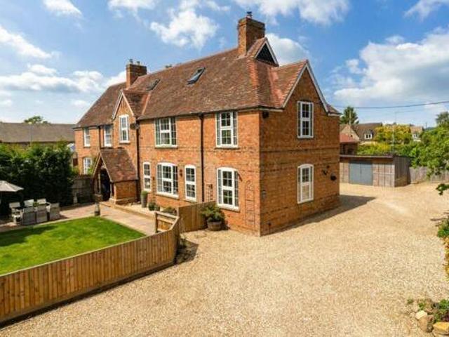 Bourton on the water, Station Road, Cheltenham, 6 Bedroom Semi detached